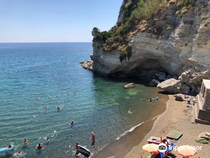 2024Cava Grado Beach-旅游攻略-门票-地址-问答-游记点评，塞拉拉丰塔纳旅游旅游景点推荐-去哪儿攻略